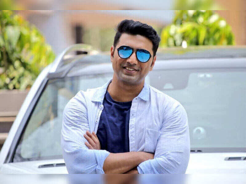 Dev on his stalled projects ‘Golondaaj’ and ‘Commando’ | Bengali Movie News - Times of India