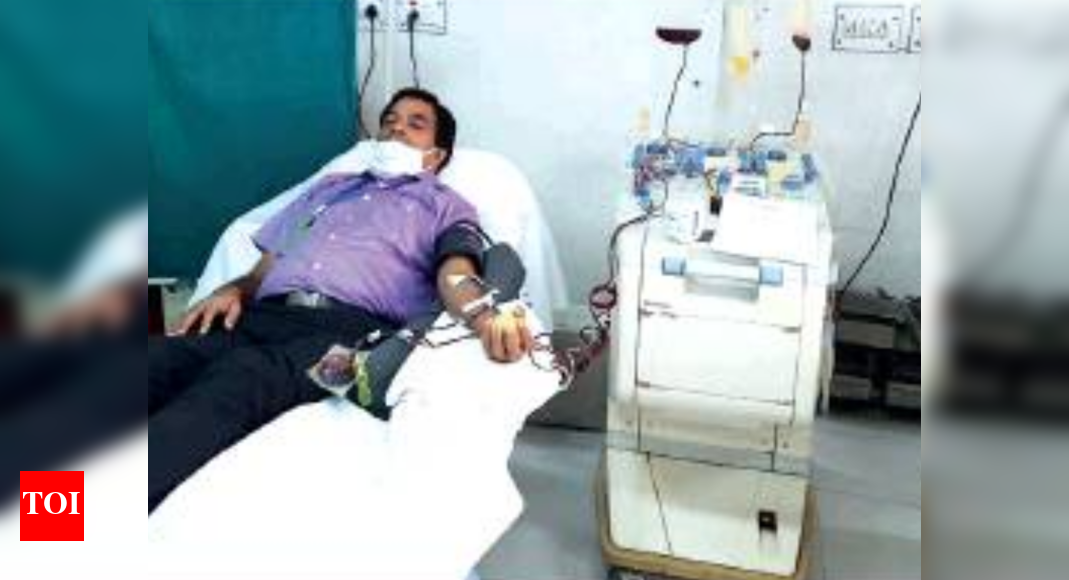 Lucknow: 11 officials who survived Covid donate plasma at PGI | Lucknow ...