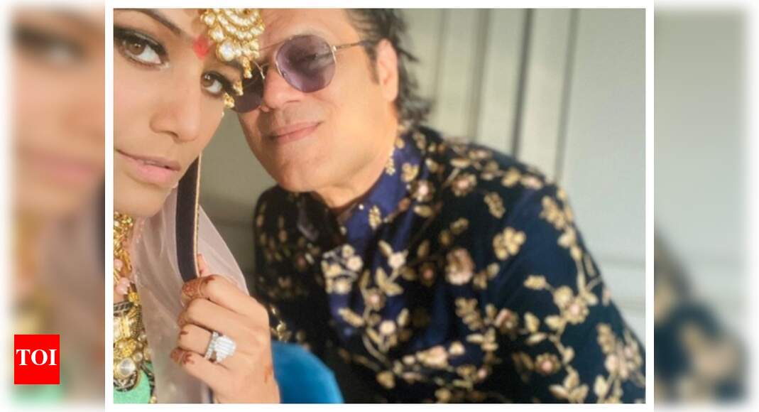 Poonam Pandey's husband Sam Bombay shares a happy picture from their ...