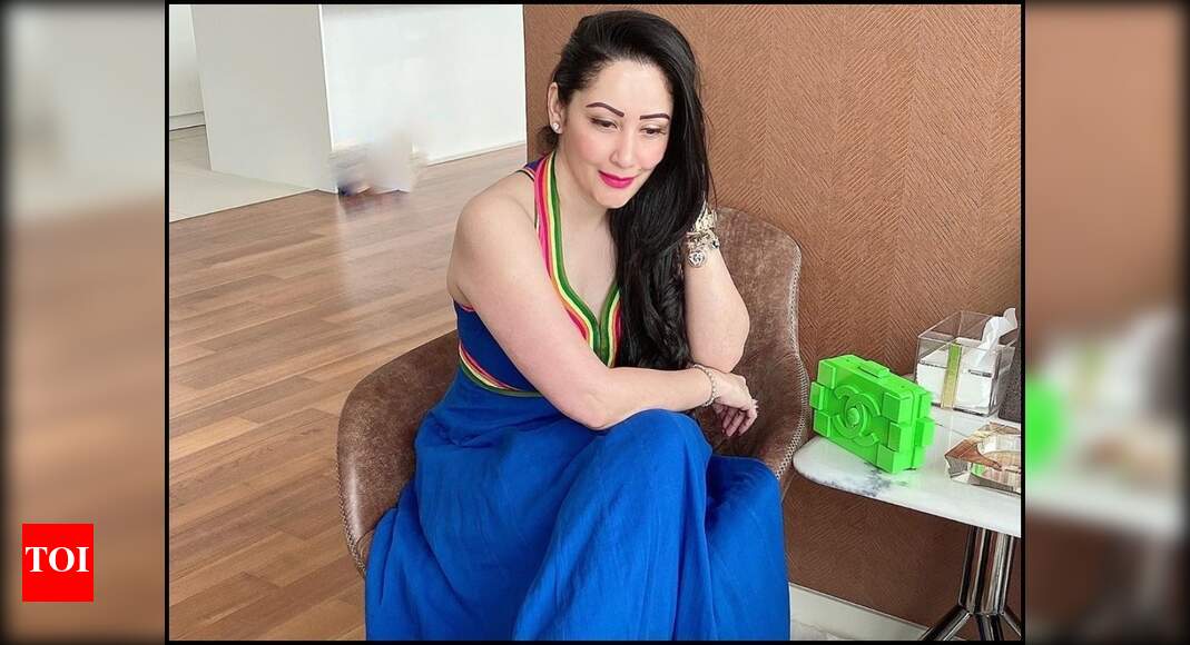 Maanayata Dutt looks stunning in THIS candid picture clicked by husband ...