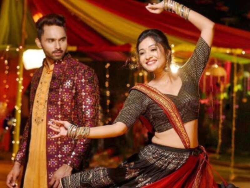 This Day Last Year: Meet Jain reminisces Garba song 'Radha Khovaai ...