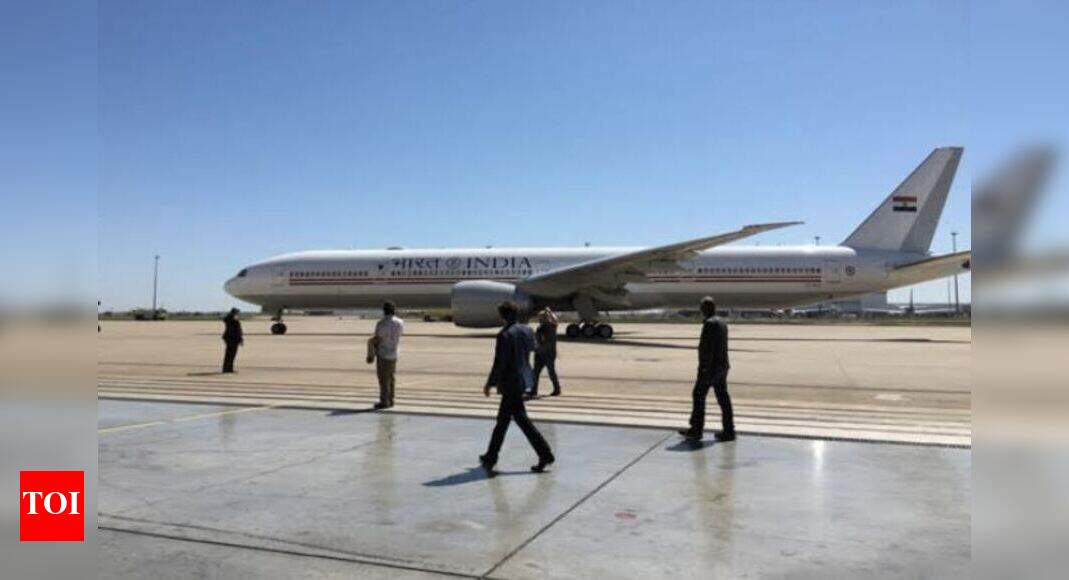 India gets new VVIP aircraft; B777 flies in from Texas to Delhi | India ...