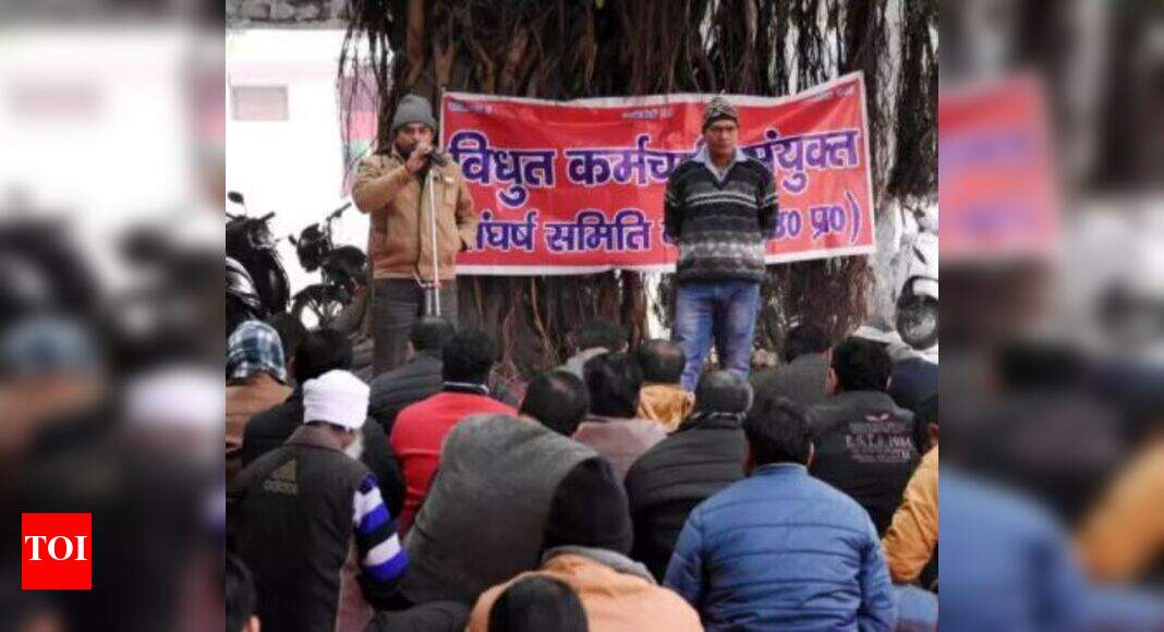 15 lakh govt officials to boycott work on Monday against privatisation ...