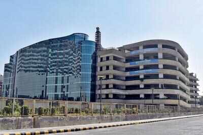 Noida: Days after reopening, only 200 use Sector 18 parking lot over ...