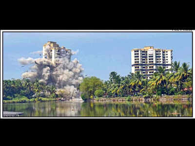 Kochi: Maradu residents still gape at cracked walls | Kochi News ...