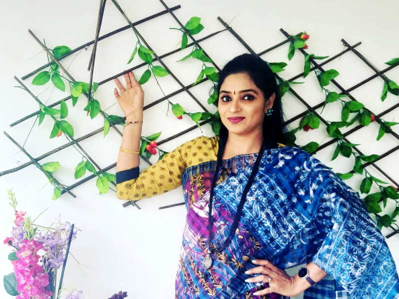 Actress Jeevitha surprises her fans with remarkable transformation ...