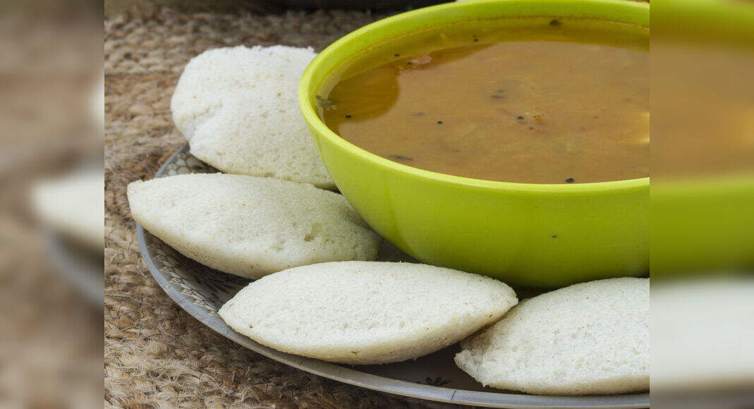 Meet Idli Man, the man serving over 2000 varieties of idli in Chennai ...
