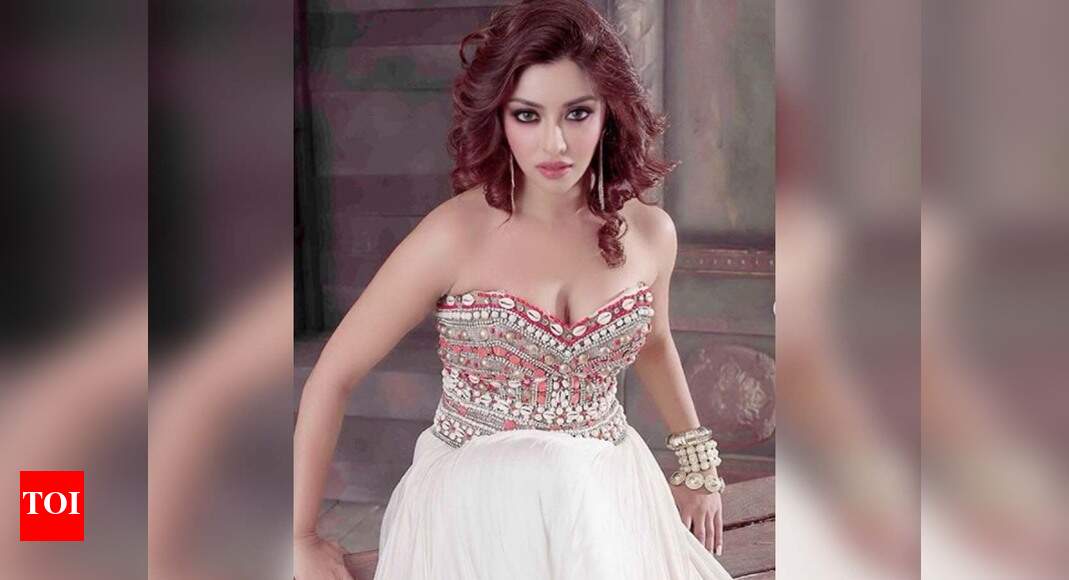 Payal Ghosh on deaths in Bollywood: Log chullu bhar paani mein doob ke ... Payal Ghosh on deaths in Bollywood: Log chullu bhar paani mein doob ke ...
