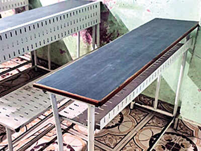 Mumbai: Coaching classes see writing on the wall, sell off desks ...