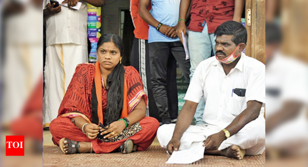 Dalit panchayat president protests caste abuse in Tamil Nadu | Trichy ...
