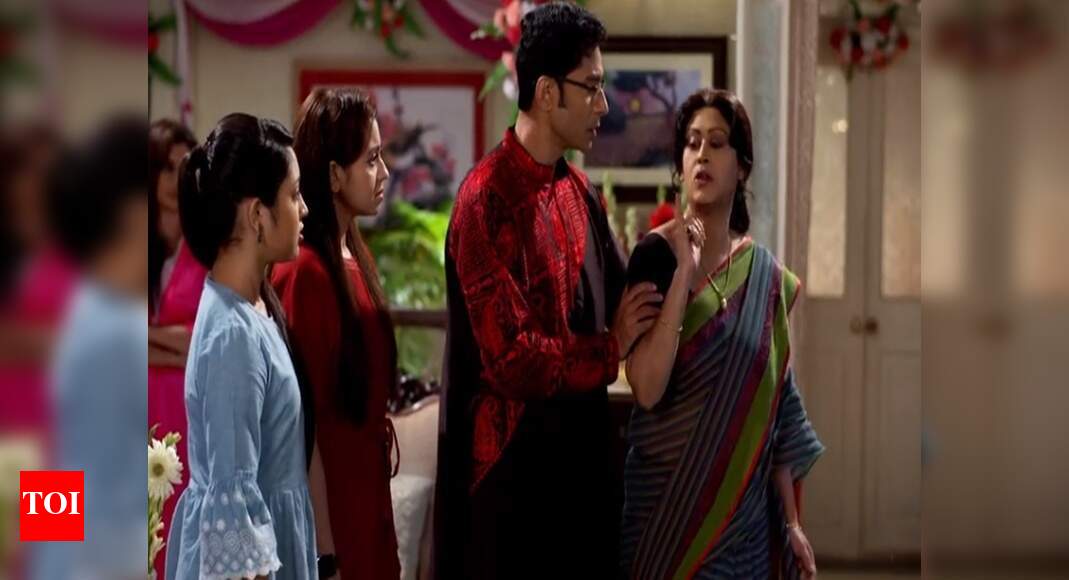 Sreemoyee: Protagonist Sreemoyee takes a strong stand - Times of India