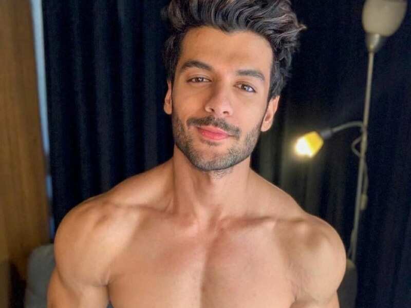 Shayan Siddiqui features in ‘The Chamiya Song’ with DJ Bravo and Shakti ...