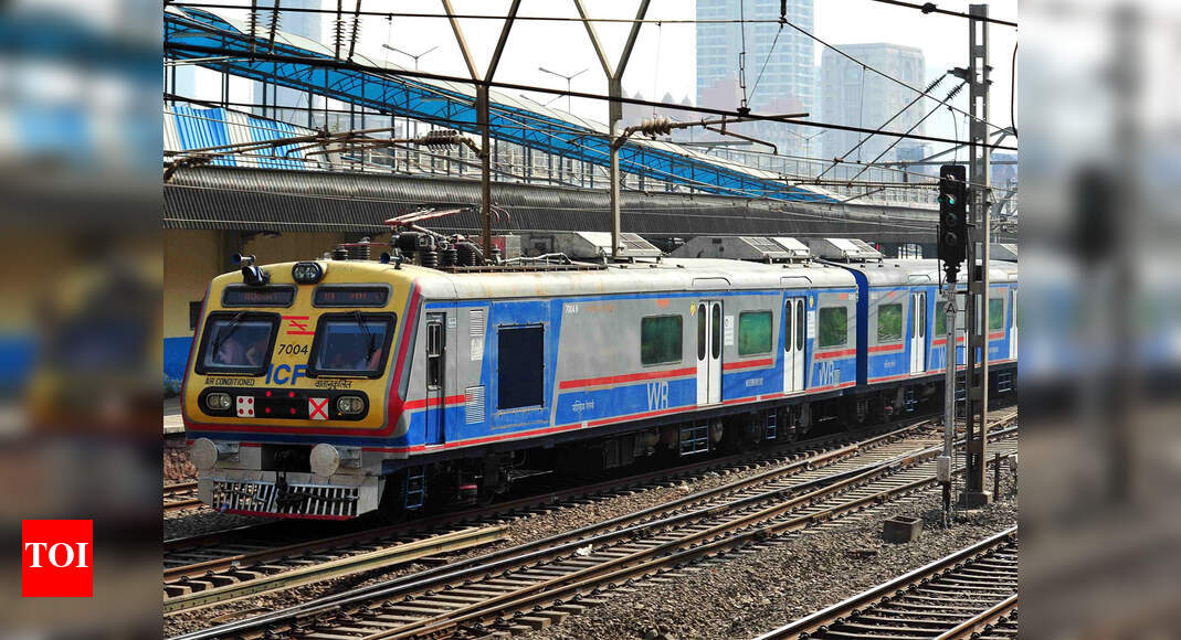 Maharashtra: Poor response as AC trains resume | Mumbai News - Times of ...