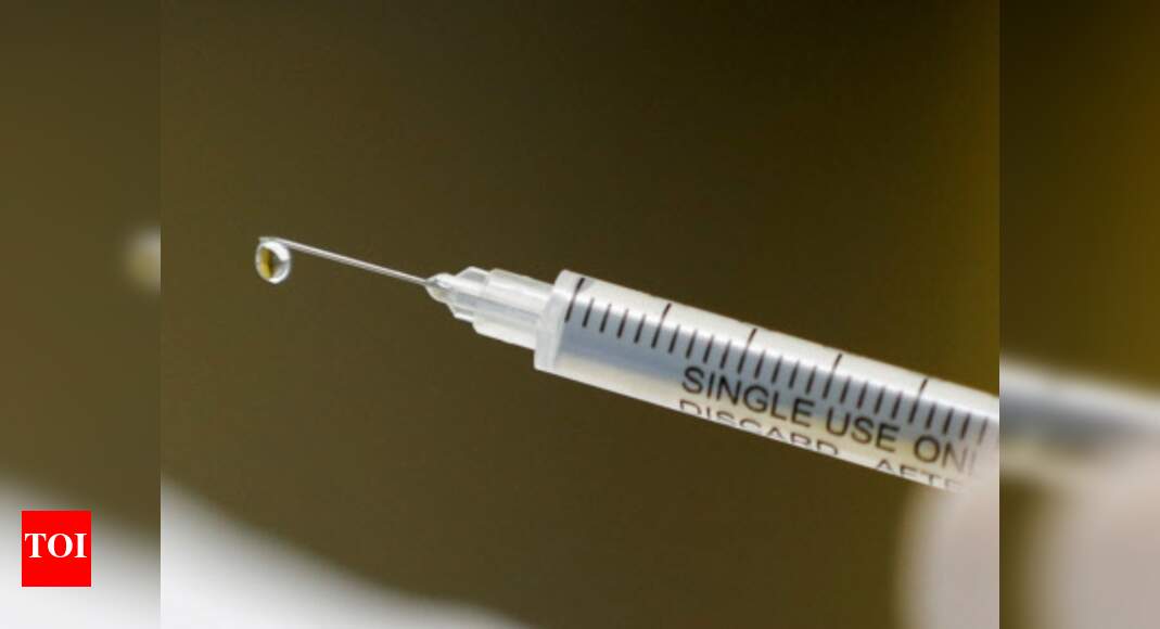 UN stockpiling billion syringes for Covid-19 vaccine - Times of India