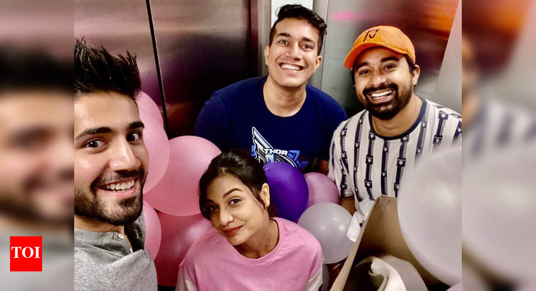 Roadies gangleader Varun Sood shares a ‘family’ selfie with girlfriend ...