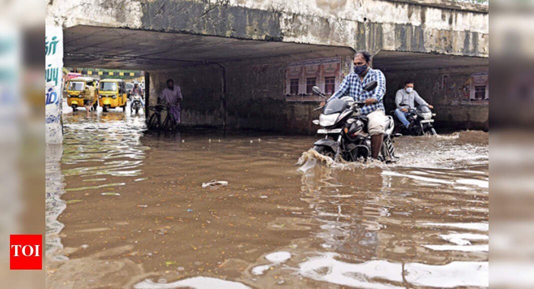Coimbatore: Heavy rain pounds city, throws traffic out of gear ...