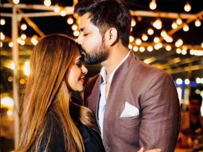 Manish Poonam: Manish Goel wishes a melodious ‘Happy Anniversary’ to ...