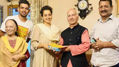 Kangana Ranaut extends her brother’s wedding invitation to her father’s ...