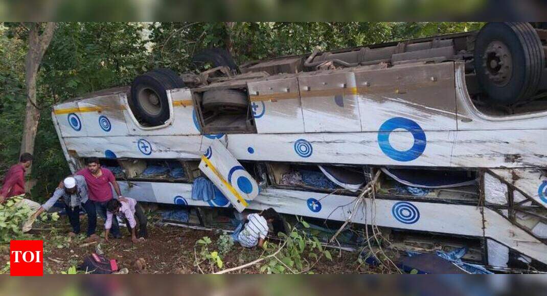 2 killed, 19 injured as bus fall into gorge near Pusad | Nagpur News ...