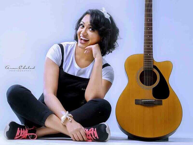 Jyotsna celebrates one year of her song ‘Paranne’ | Malayalam Movie ...