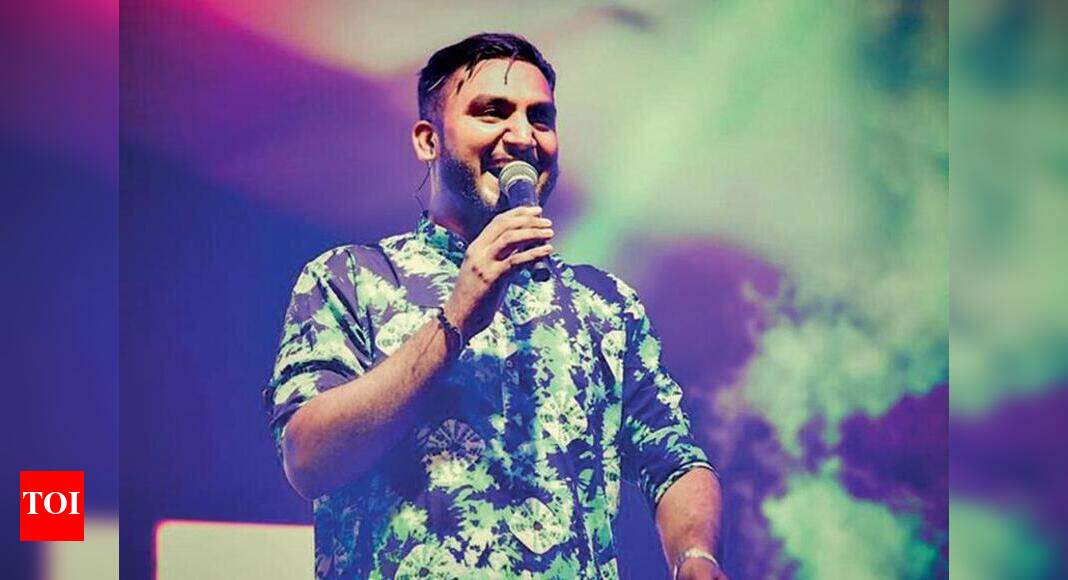 Garba singers making non-resident Gujarati's sway online | Vadodara ...