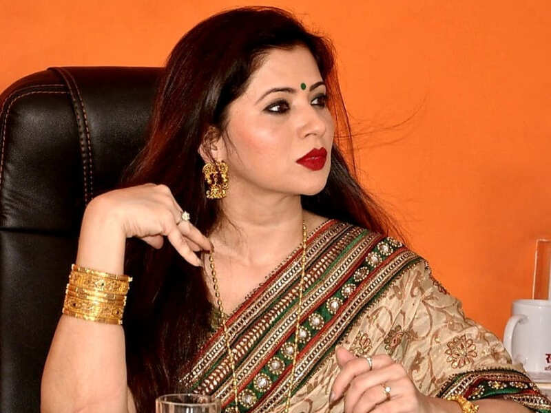 Deepali Sayed: Women should retaliate without fear | Marathi Movie News ...