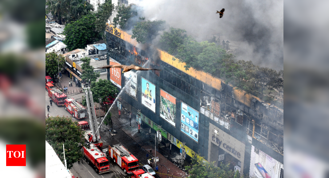 Mumbai: Smoke enters flats, 2,000 flee to safety | Mumbai News - Times ...