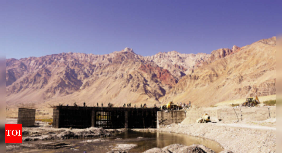 Border Roads Organisation short of manpower, Zanskar students help ... Border Roads Organisation short of manpower, Zanskar students help ...