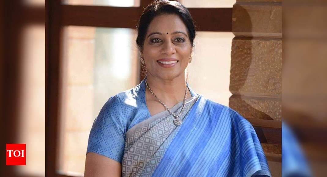 Maharashtra: Independent MLA Geeta Jain joins Shiv Sena | Mumbai News - Times of India