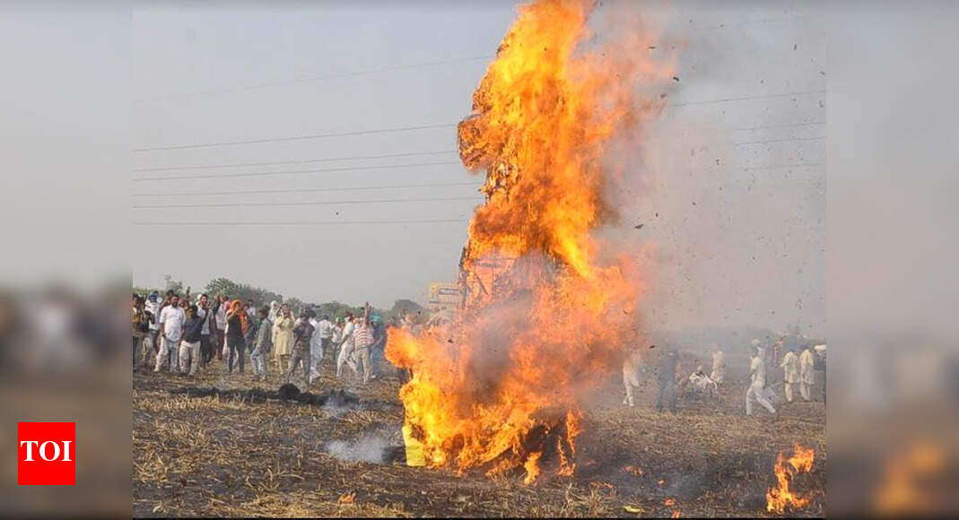 Agri bill protest: Effigies of PM Modi burnt on Dussehra at several ...