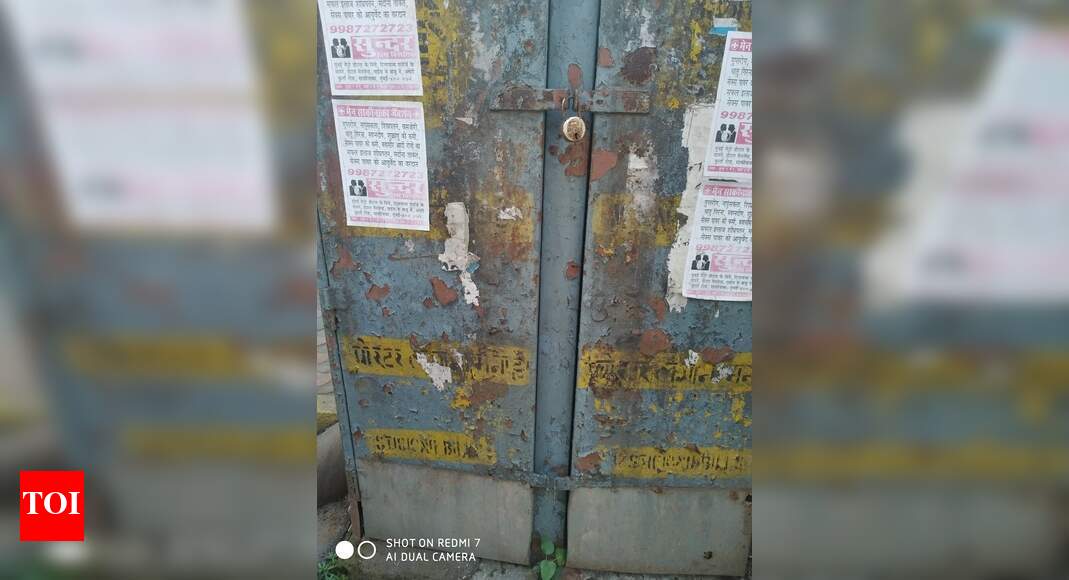 MTNL box in dilapitated condition without lock - Times of India