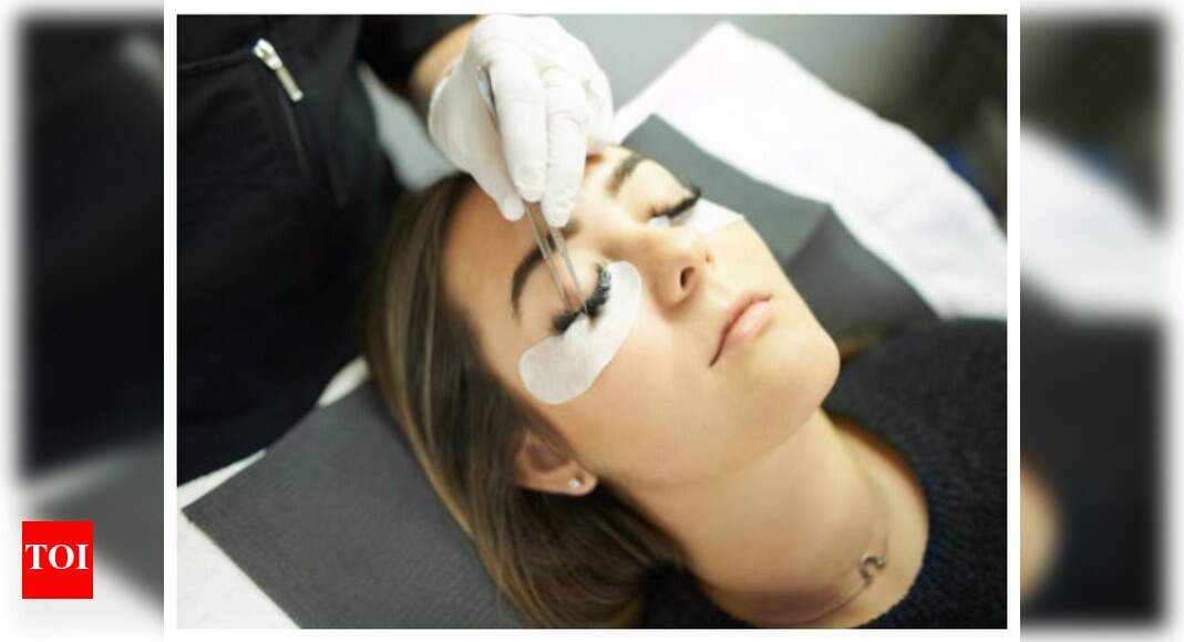 A beginner's guide for false lashes - Times of India