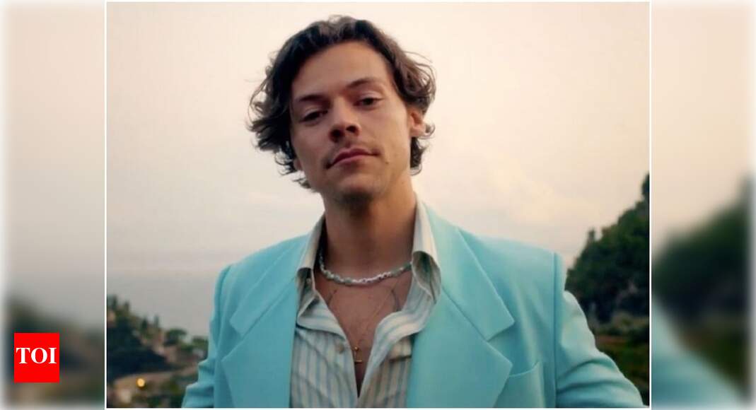 Harry Styles' 'Golden' music video features a dreamy European vacation ...