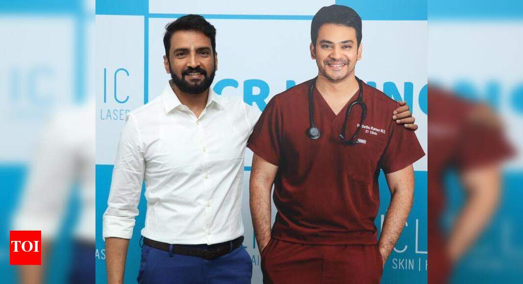 Santhanam launches Sethuraman's clinic on the latter's birthday | Tamil ...