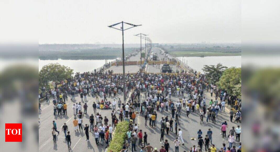 Aman Baisla Case: Protestors block Delhi-Noida flyway, demand justice ...