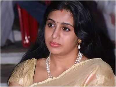 Watch: Samyuktha Varma shows off her flexibility as she performs the ...