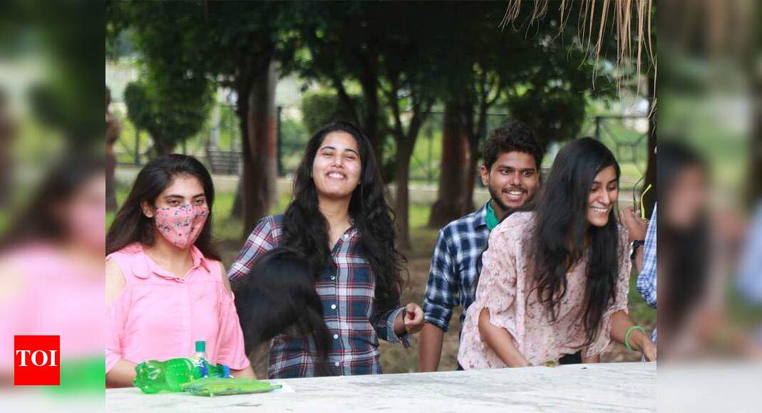 AI teachers must be effective and communicate well to be accepted, new ...