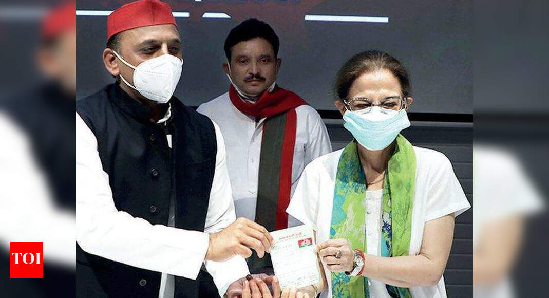 Ex-MP Annu Tandon joins SP, hails Akhilesh Yadav | Lucknow News - Times ...