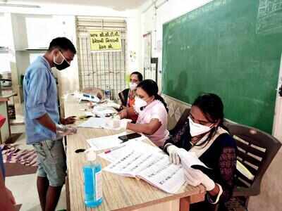 All-women polling booths witness rush | Surat News - Times of India