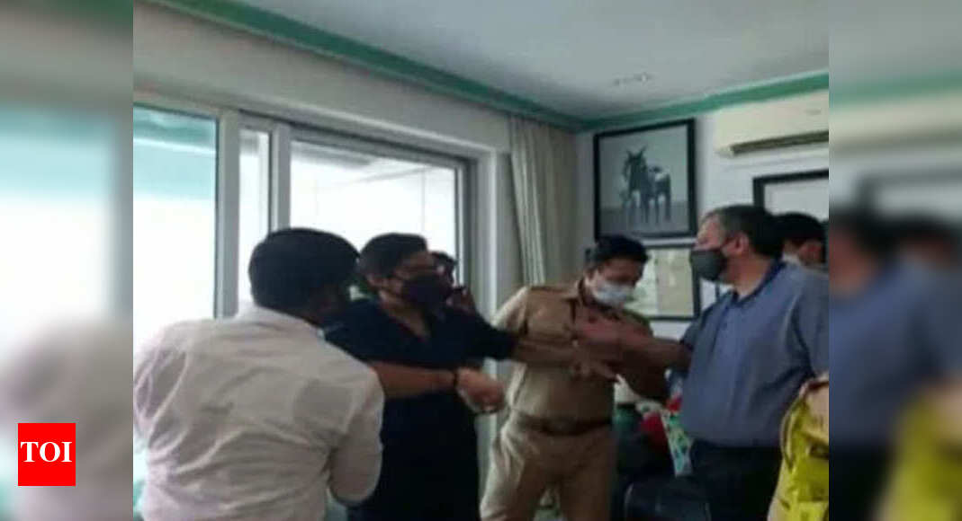 Arnab Goswami News: BJP leaders slam Mumbai police action; ‘emergency revisited’ | Mumbai News ...