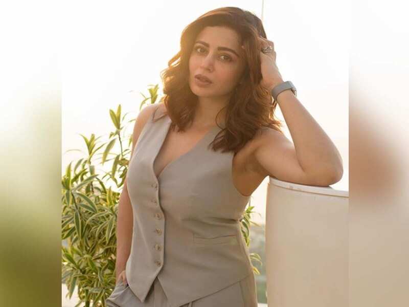 Nehha Pendse channels her inner diva as she poses for the lens in her ...