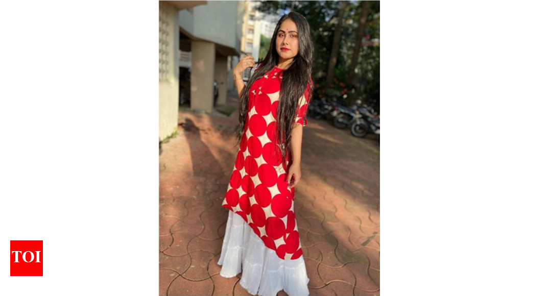Photo: Priyanka Pandit shows her beauty in traditional attire ...