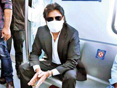 Pawan Kalyan takes his first ever metro ride from Madhapur to Miyapur ...
