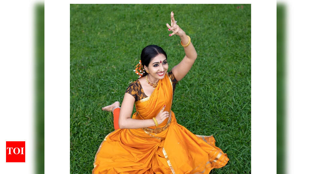 Uthara Unni practices dance with her mother and better half | Malayalam ...