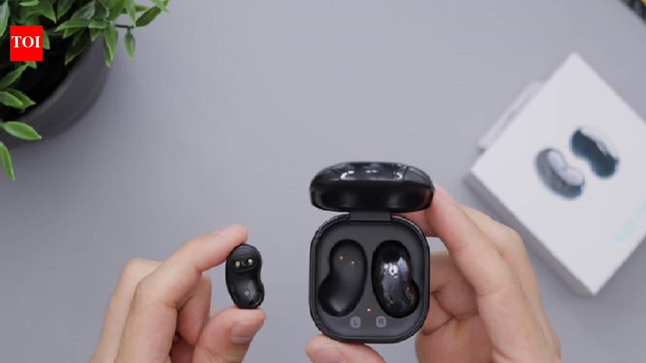 Assortment Of Water Resistant Earbuds That Are Suitable For Working Out ...