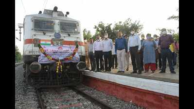 Bengaluru: Byappanahalli-Hosur railway line electrified | Bengaluru ...