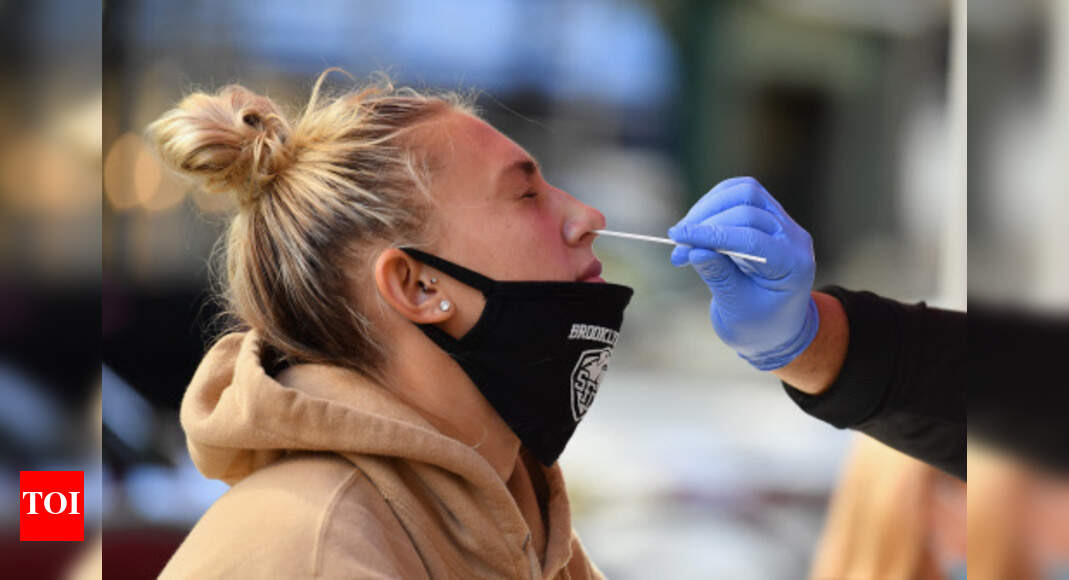 US daily Covid-19 cases hit record for third day, topping 127,000 ...