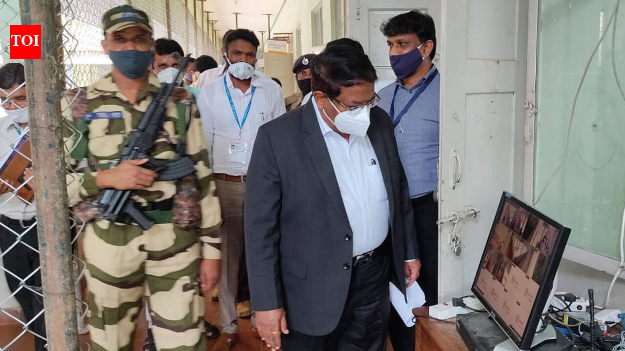 RR Nagar bypolls: Election Commission officials inspect EVM strong ...