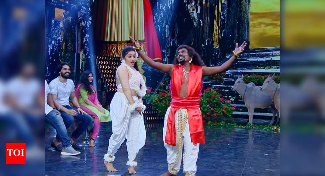 Star Magic: Anumol and Thankachan recreate superstar Mohanlal's iconic ...