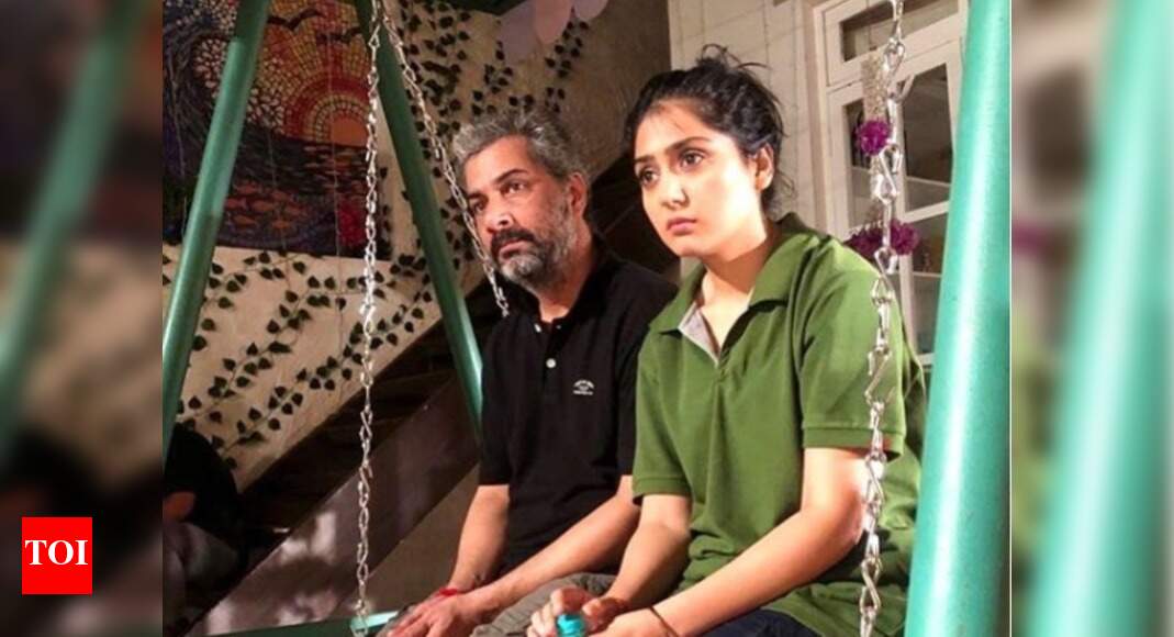 Mere Dad Ki Dulhan: Varun Badola gets emotional on the last day of his ...